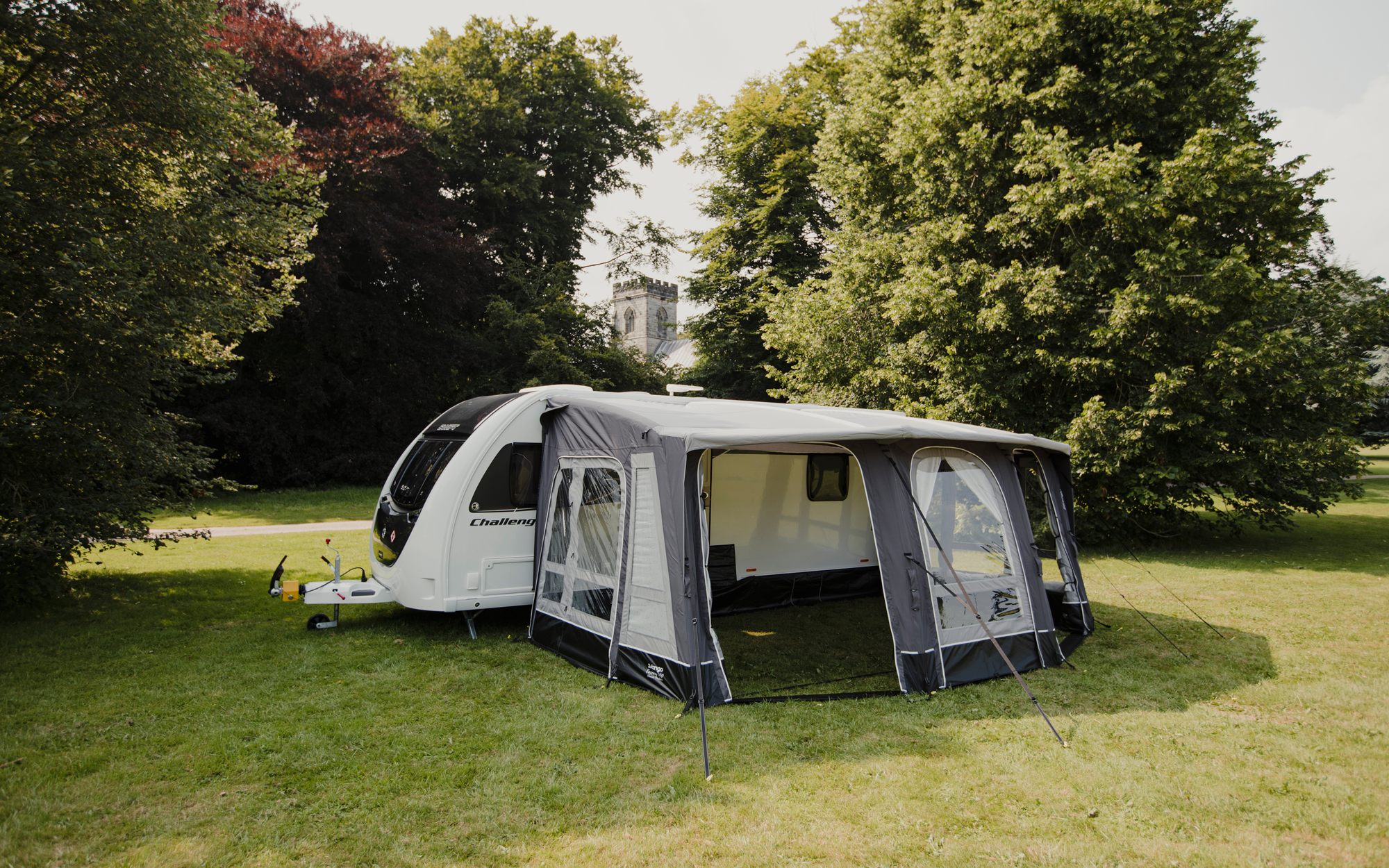 Tenda gonfiabile Vango per caravan con pali gonfiabili Tuscany Air 500 ...